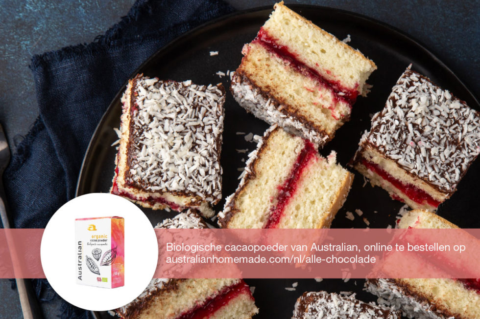 Cake met rabarberjam, cacao topping en kokos - De Groene Artisanen